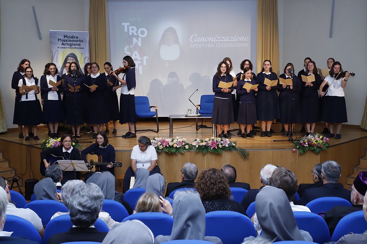 25-26 Apertura de las celebraciones por la canonización de sor María Troncatti - Salesianas